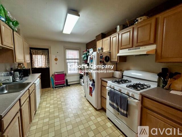 2 BR, 1 BA Apartment 8 Mead St, Unit 1A, Boston, MA 02134