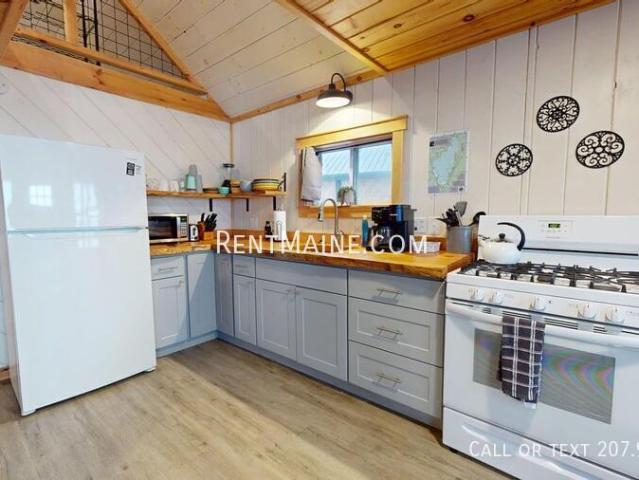 2 BR, 1 BA Apartment 8 Sand Beach Ln. The Hideout, Burnham, ME 04922