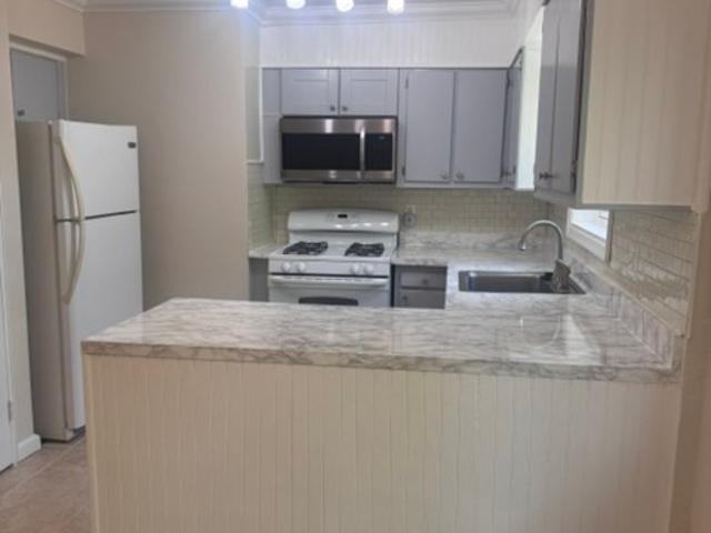 2 BR, 1 BA Apartment 9420 Adelphi Road, Hyattsville, MD 20783