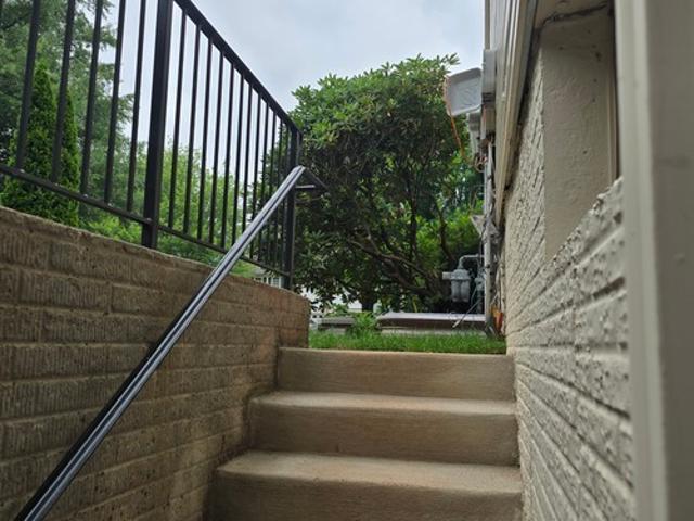 2 BR, 1 BA Apartment 9437 Flowerden Lane, Unit First floor, Manassas, VA 20110