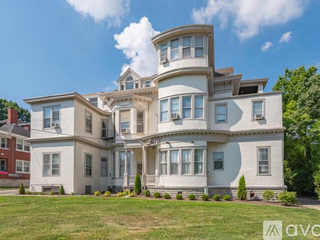 2 BR, 1 BA Apartment 945 Dana Ave, Unit 33, Cincinnati, OH 45229