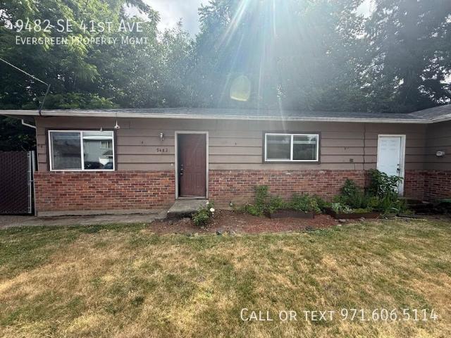 2 BR, 1 BA Apartment 9482 SE 41st Ave, Milwaukie, OR 97222