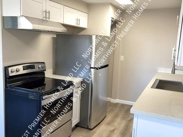 2 BR, 1 BA Apartment 9546 Silverdale Loop Rd NW, Silverdale, WA 98383
