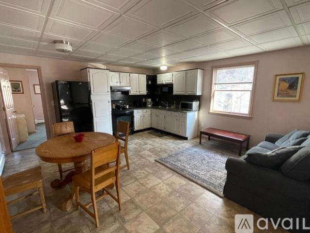 2 BR, 1 BA Apartment 95 Congress Street, Portland, ME 04101