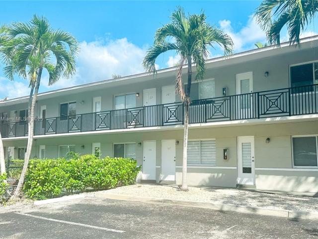 2 BR, 1 BA Apartment 95 Edgewater Drive, Coral Gables, FL 33133