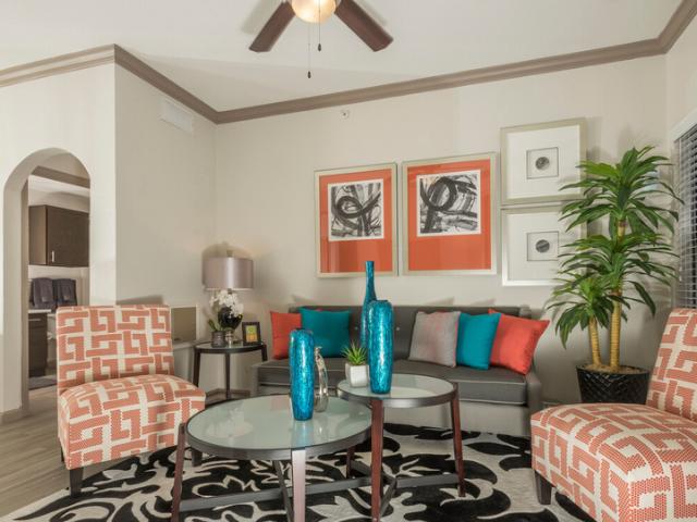 2 BR, 1 BA Apartment 9665 Forest Ln, Dallas, TX 75243