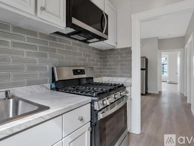 2 BR, 1 BA Apartment 96 Centre St, Unit 2, Pawtucket, RI 02860
