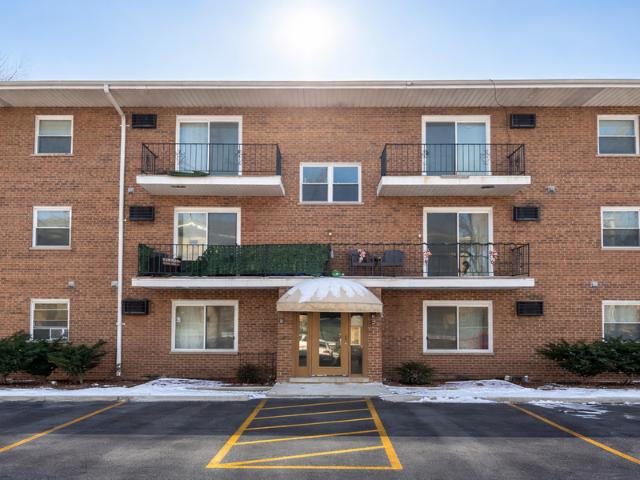 2 BR, 1 BA Apartment 9715 S Harlem Ave, Chicago Ridge, IL 60415