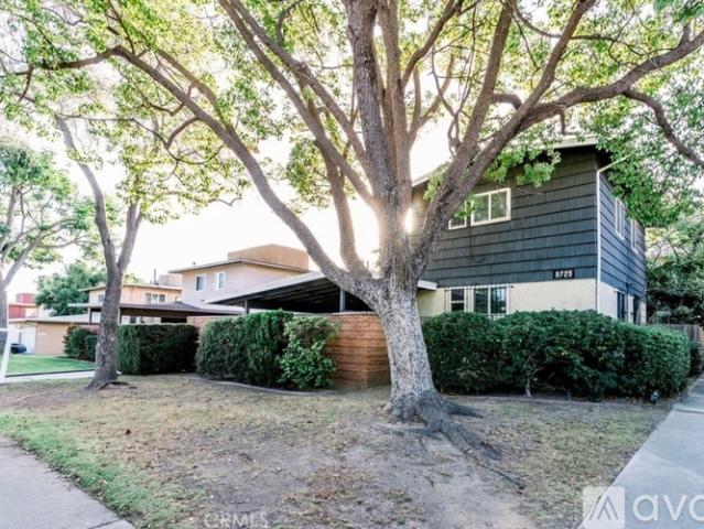 2 BR, 1 BA Apartment 9725 Crenshaw Boulevard, Unit 3, Inglewood, CA 90305