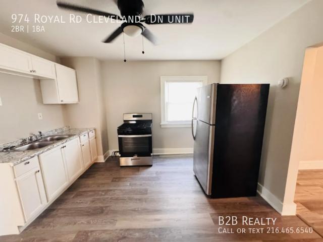 2 BR, 1 BA Apartment 974 Royal Rd Cleveland Dn unit, Cleveland, OH 44110