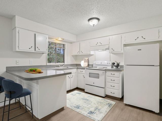 2 BR, 1 BA Apartment 9800 Southwest Frewing Street Unit 32, Portland, OR 97223
