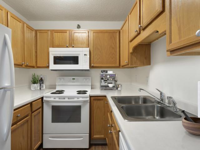 2 BR, 1 BA Apartment 9801 West Harrison Road Unit 317, Minneapolis, MN 55437