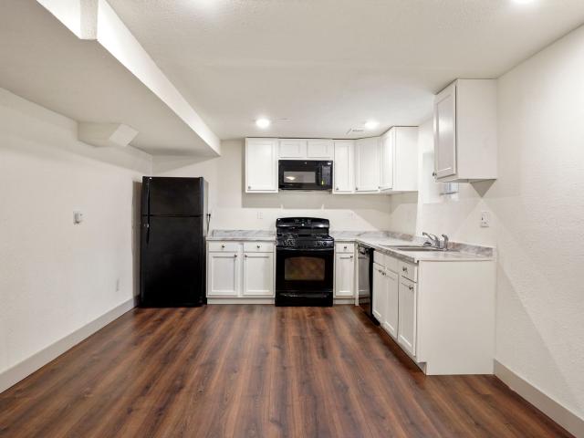 2 BR, 1 BA Apartment 982 S Sheridan Blvd, Denver, CO 80226