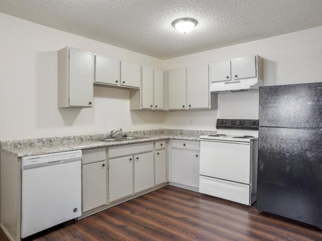 2 BR, 1 BA Apartment 984 E Saxony Drive, Pueblo West, CO 81007