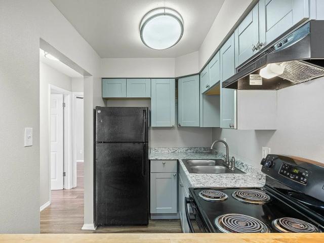 2 BR, 1 BA Apartment 9885 West 21st Avenue, Lakewood, CO 80215