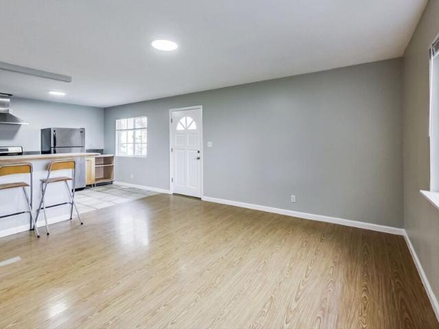 2 BR, 1 BA Apartment 989 Vermont Street, Oakland, CA 94610