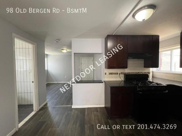 2 BR, 1 BA Apartment 98 Old Bergen Rd, Jersey City, NJ 07305