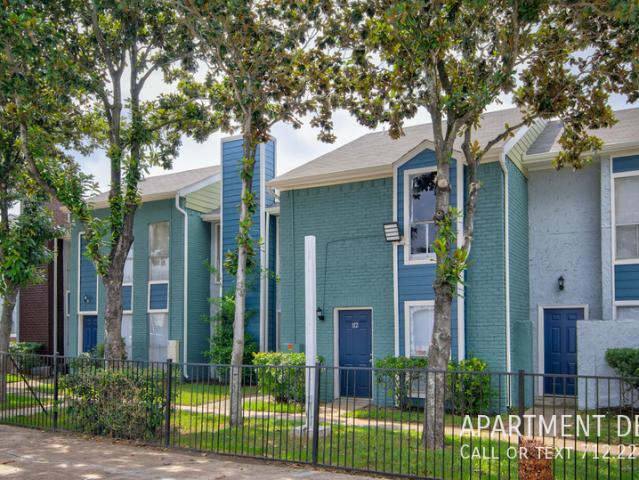 2 BR, 1 BA Apartment 9907 Club Creek DrÂ, Houston, TX 77036