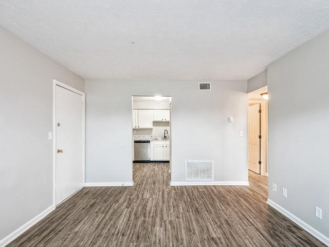 2 BR, 1 BA Apartment 9907 Grassland Drive Unit 6, Louisville, KY 40299