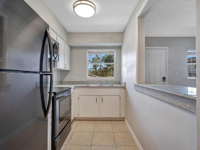 2 BR, 1 BA Apartment 900 East Airport Boulevard Unit 24, Sanford, FL 32773