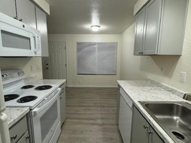 2 BR, 1 BA Apartment 9017 236th St SW, Unit D, Edmonds, WA 98026
