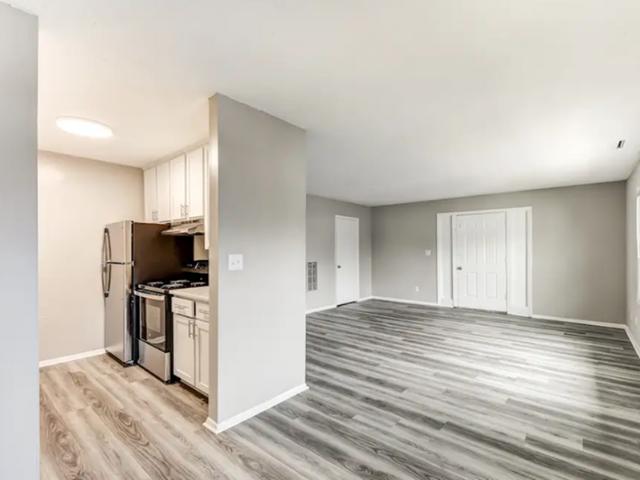 2 BR, 1 BA Apartment 901 N Main St, Mauldin, SC 29662