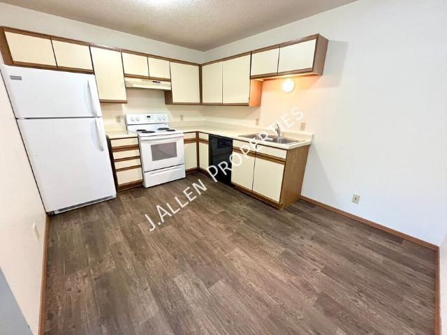 2 BR, 1 BA Apartment 901 Syracuse Ave Building C, Norfolk, NE 68701