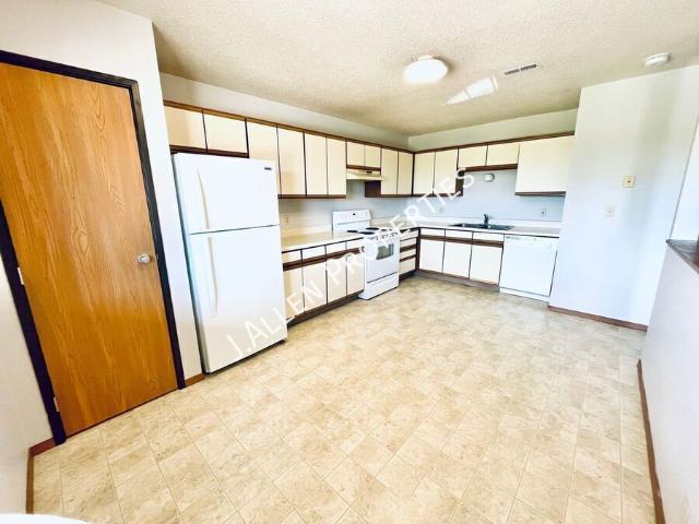 2 BR, 1 BA Apartment 901 Syracuse Ave Building D, Norfolk, NE 68701