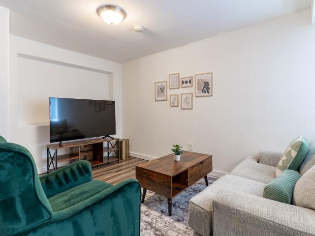 2 BR, 1 BA Apartment 9021 8th Ave S, Seattle, WA 98108