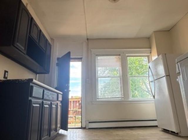 2 BR, 1 BA Apartment 905 Park St, Unit C2, Hartford, CT 06106