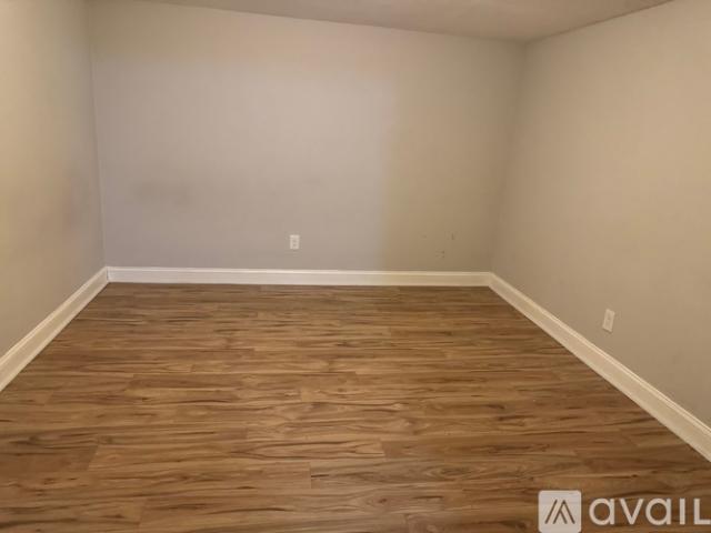 2 BR, 1 BA Apartment 908 Chillum Road, Hyattsville, MD 20782