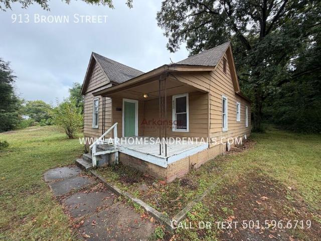 2 BR, 1 BA Apartment 913 Brown Street, Little Rock, AR 72204
