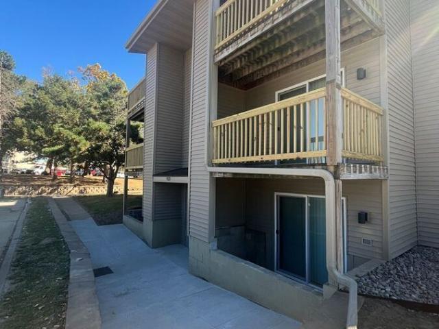2 BR, 1 BA Apartment 913 Day, Des Moines, IA 50314