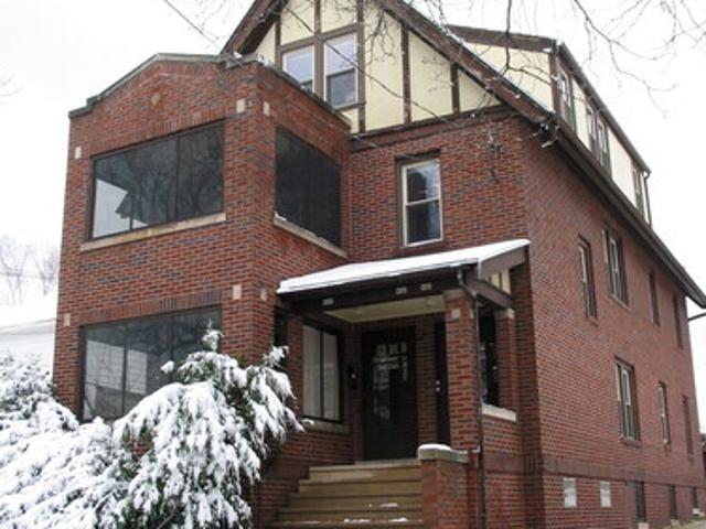 2 BR, 1 BA Apartment 910 E Dayton St, Unit 2, Madison, WI 53703