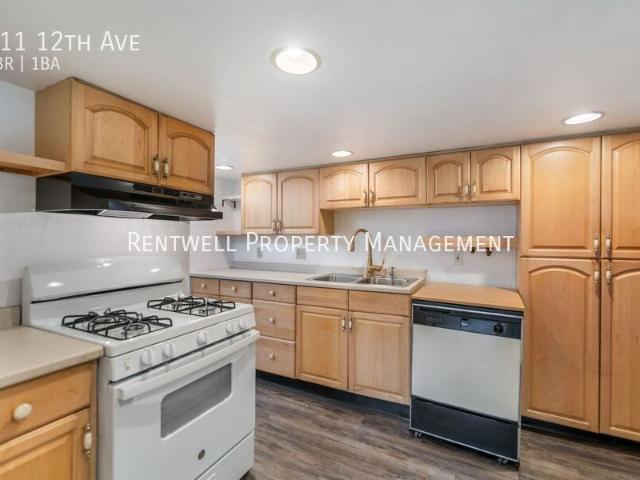 2 BR, 1 BA Apartment 911 12th Ave, Beaver Falls, PA 15010