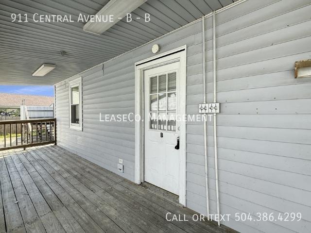2 BR, 1 BA Apartment 911 Central Avenue B, Gretna, LA 70053