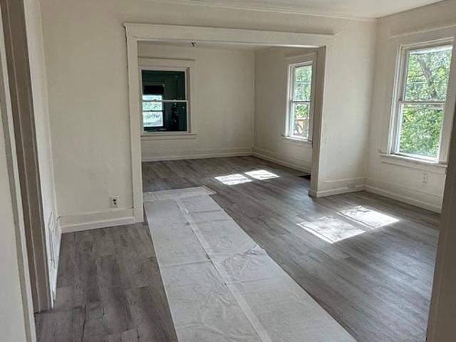 2 BR, 1 BA Apartment 912 18th Ave, Unit Upper, Rockford, IL 61104