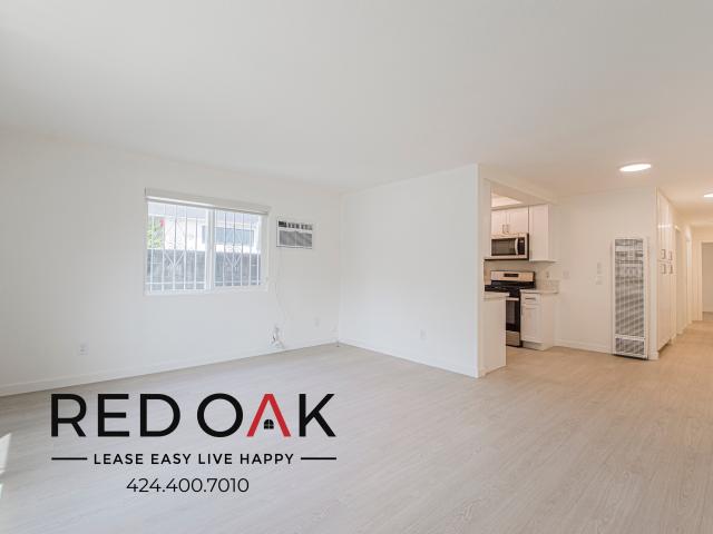 2 BR, 1 BA Apartment 912 North Ridgewood Place, Los Angeles, CA 90038
