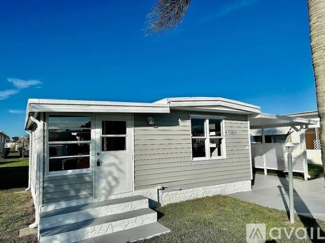 2 BR, 1 BA Apartment 914 Pecan Cir, Micco, FL 32976