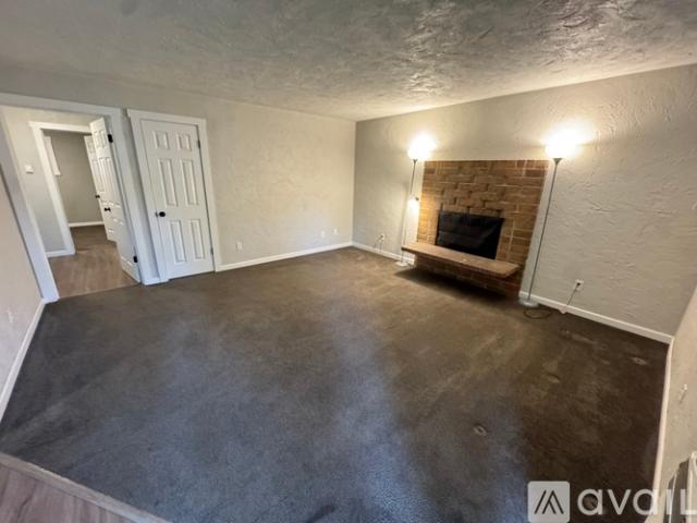 2 BR, 1 BA Apartment 915 South Arthur Street, Unit Back Right Duplex, Spokane, WA 99202
