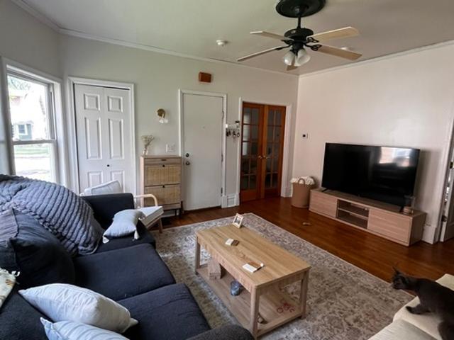 2 BR, 1 BA Apartment 918 Clinton Avenue, Unit 1, Kalamazoo, MI 49001