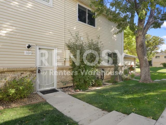 2 BR, 1 BA Apartment 9195 E Lehigh Ave, Denver, CO 80237
