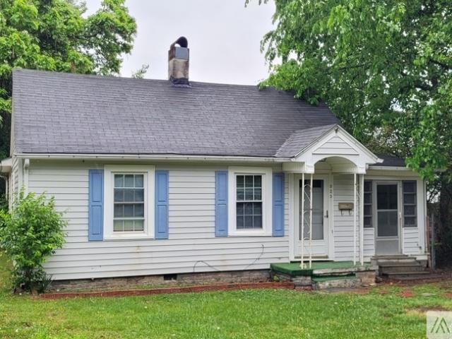 2 BR, 1 BA Apartment 923 Rosewood Pl, High Point, NC 27262