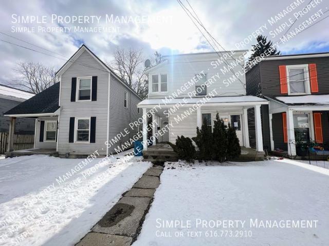 2 BR, 1 BA Apartment 920 Fourth St. NW, Grand Rapids, MI 49504