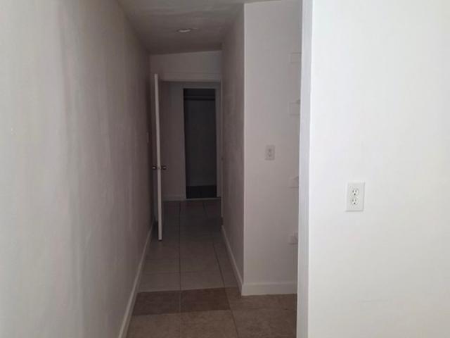 2 BR, 1 BA Apartment 9215 North 13 Th Place, Unit 5, Phoenix, AZ 85020