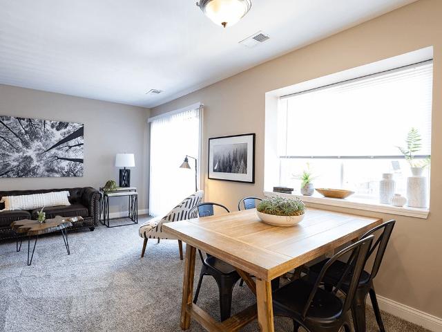 2 BR, 1 BA Apartment 921 Parliament Place Unit 13 1326, Greenwood, IN 46142
