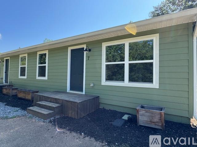 2 BR, 1 BA Apartment 92 North Redtown Road, Unit 7, Old Fort, NC 28762