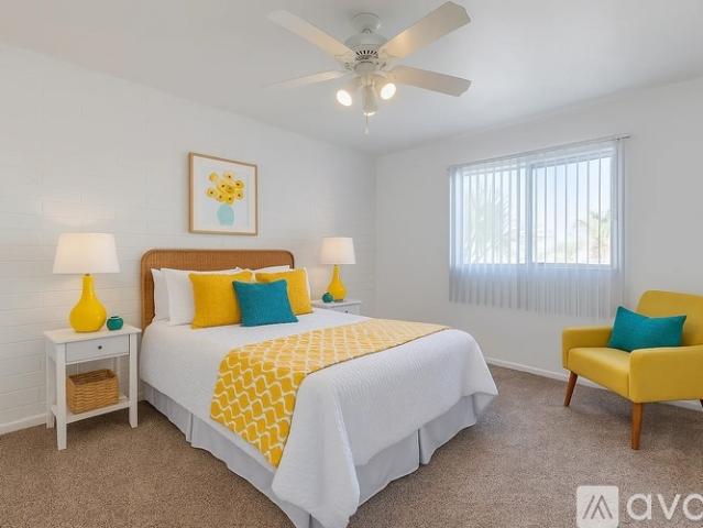 2 BR, 1 BA Apartment 930 W Indian School Rd, Unit 70, Phoenix, AZ 85013