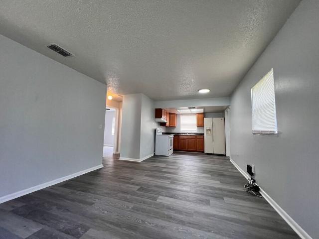 2 BR, 1 BA Apartment 9312 Grandfield Rd, Thonotosassa, FL 33592