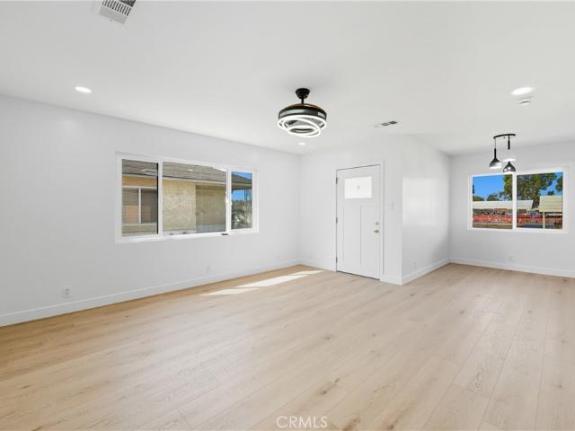 2 BR, 1 BA Apartment 9312 South 6th Avenue, Inglewood, CA 90305